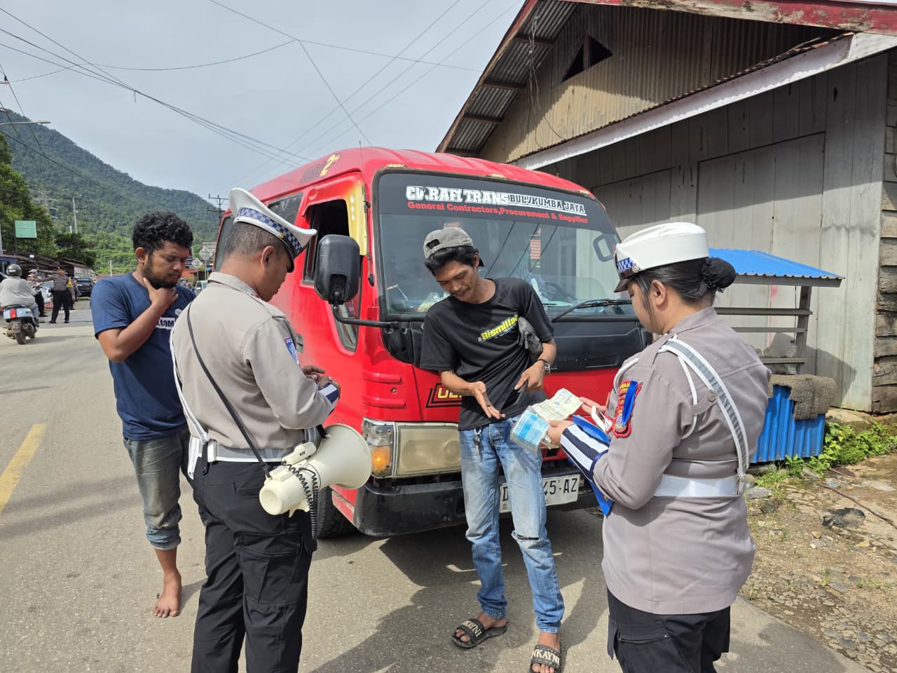 Polres Morowali Utara Gelar Ramp Check Bus AKAP, Pastikan Keselamatan ...
